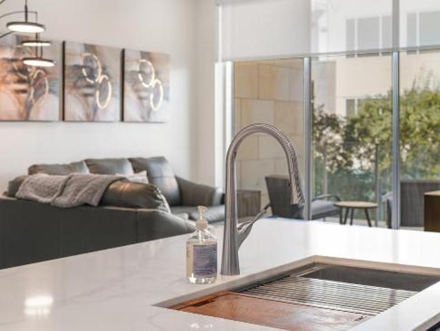 2 Br, 2 bath, Apartment 5315 E High St