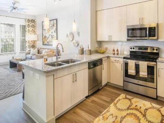 2 Br, 2 bath, Apartment 5443 Wade Park Blvd