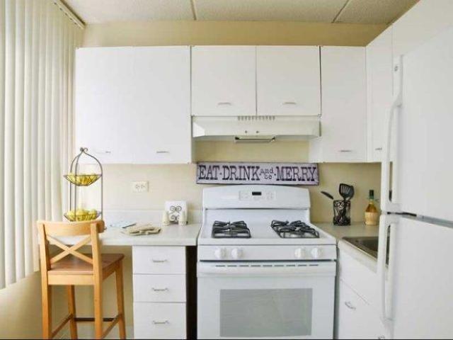 2 Br, 2 bath, Apartment 5441 N East River Rd