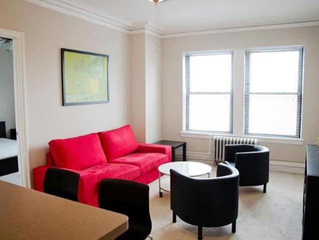 2 Br, 2 bath, Apartment 5496 S Hyde Park Blvd