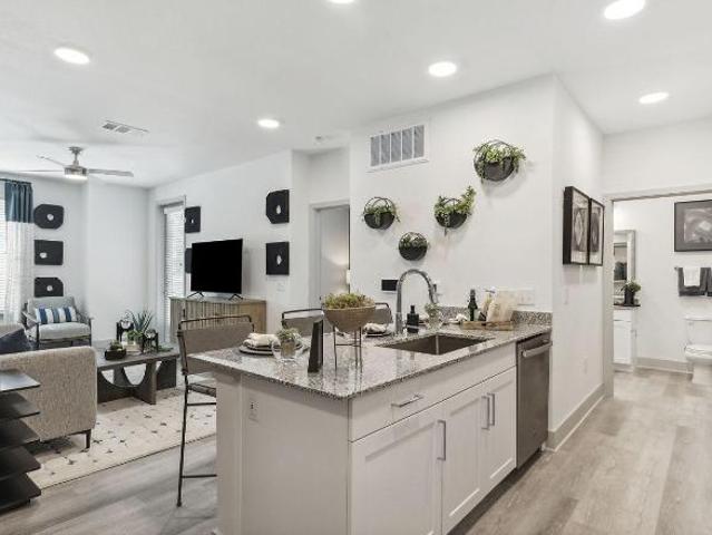 2 Br, 2 bath, Apartment 5400 Huffines Blvd