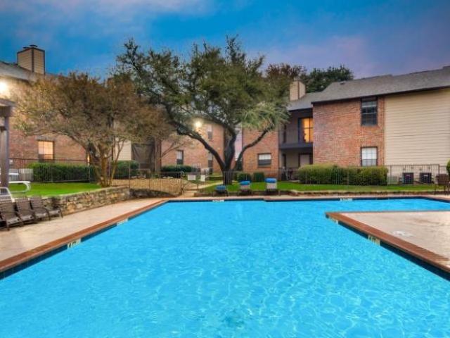 2 Br, 2 bath, Apartment 5401 Independence Pkwy