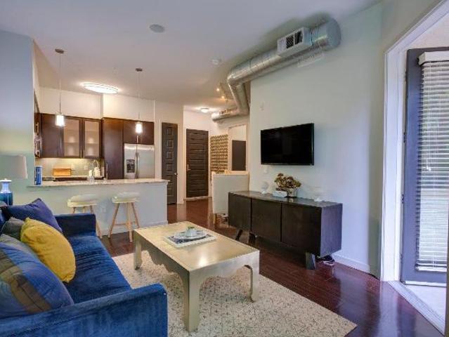 2 Br, 2 bath, Apartment 5550 Grosvenor Blvd