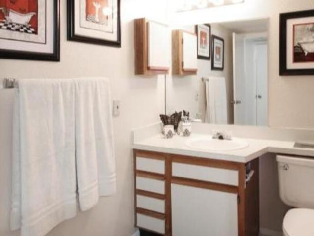 2 Br, 2 bath, Apartment 5500 Pacific Boulevard