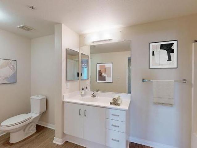 2 Br, 2 bath, Apartment 5600 Wilshire Blvd