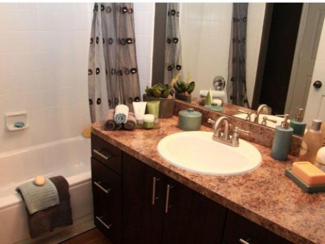 2 Br, 2 bath, Apartment 5611 NW 112th Avenue