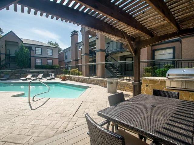 2 Br, 2 bath, Apartment 5636 Spring Valley Road