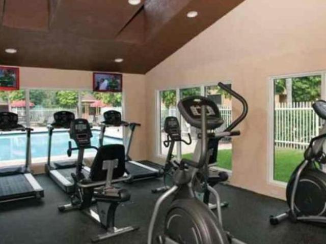 2 Br, 2 bath, Apartment 5750 Lakeside Drive