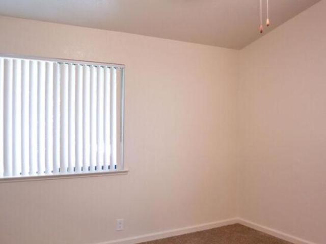 2 Br, 2 bath, Apartment 575 Matmor Blvd