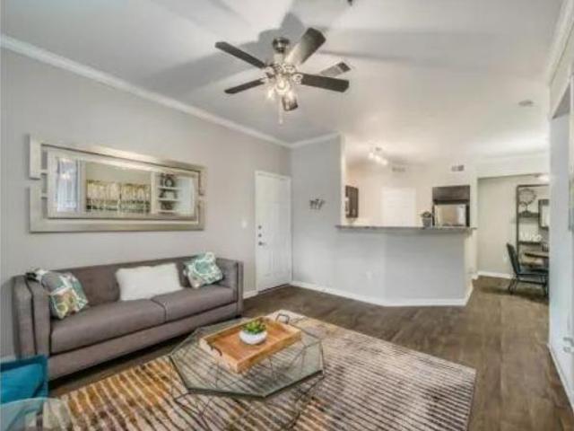 2 Br, 2 bath, Apartment 575 NE Loop 820