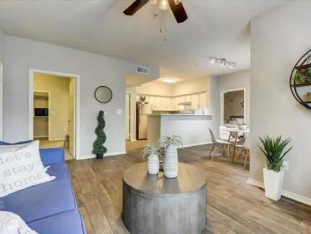 2 Br, 2 bath, Apartment 5700 Median Way