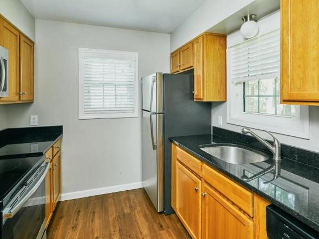 2 Br, 2 bath, Apartment 57 Baywood Ln