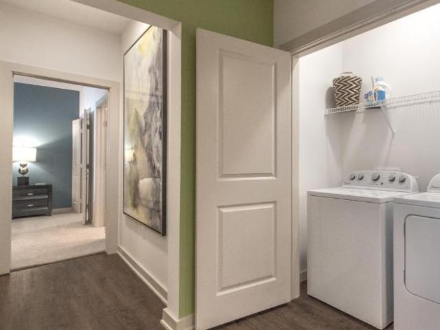 2 Br, 2 bath, Apartment 5828 Arborlawn Dr