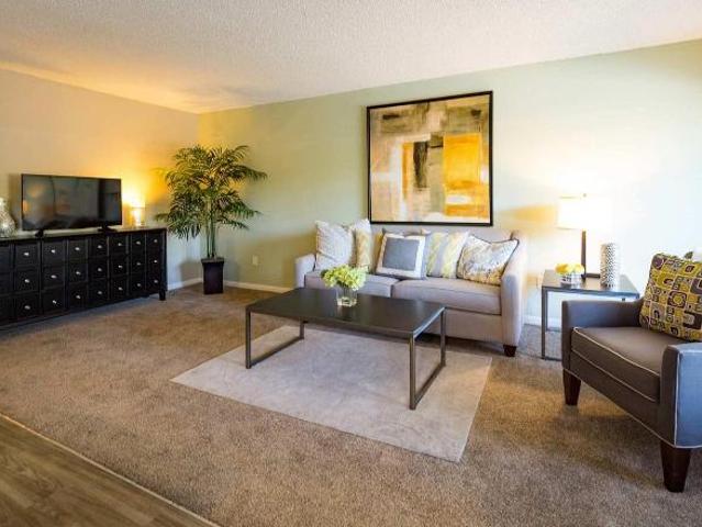 2 Br, 2 bath, Apartment 5959 Van Alstine Ave
