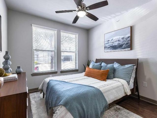 2 Br, 2 bath, Apartment 5959 Maple Ave
