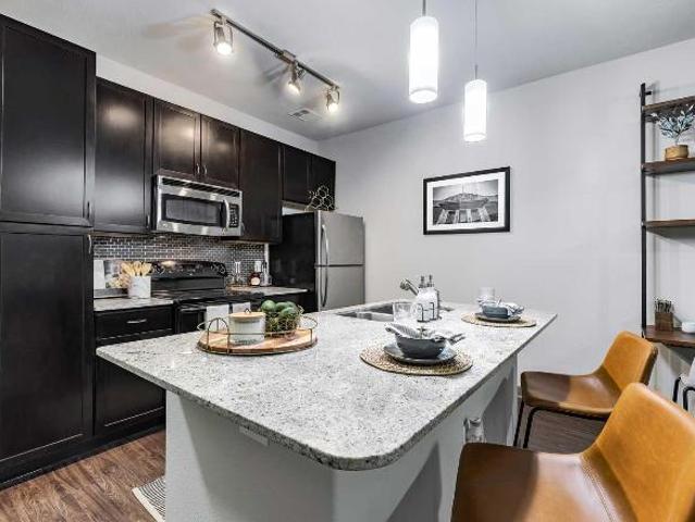 2 Br, 2 bath, Apartment 5959 Maple Ave
