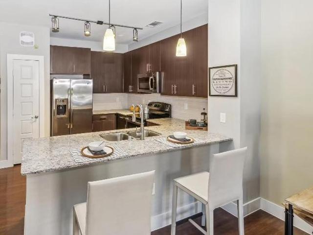 2 Br, 2 bath, Apartment 5961 W Parker Rd