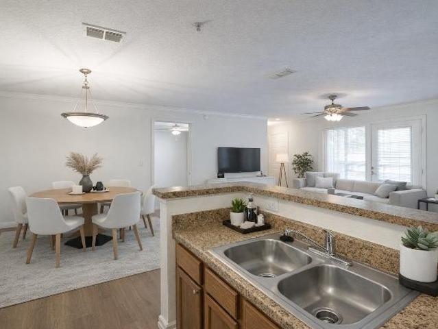 2 Br, 2 bath, Apartment 5900 Townsend Road