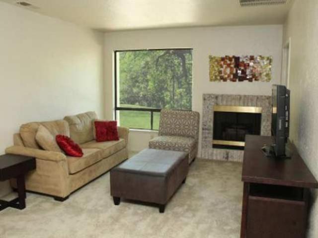 2 Br, 2 bath, Apartment 5902 Springview Drive
