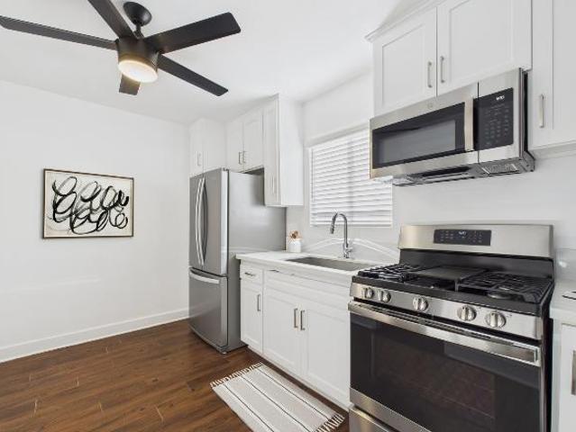 2 Br, 2 bath, Apartment 5919 5931 Reseda Boulevard