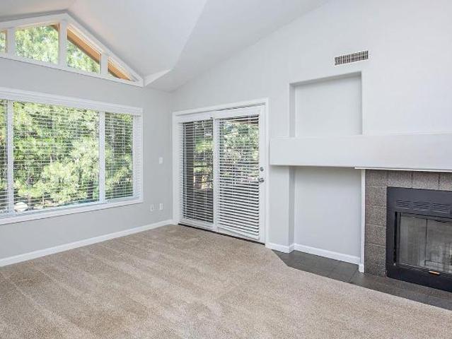 2 Br, 2 bath, Apartment 5 Watch Hill Dr