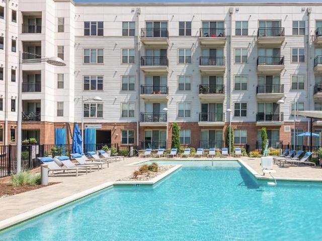 2 Br, 2 bath, Apartment 605 W Chapel Hill St