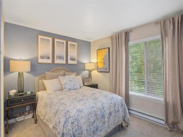 2 Br, 2 bath, Apartment 600 NW Island Terrace