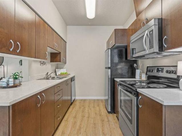 2 Br, 2 bath, Apartment 600 SE 177th Ave