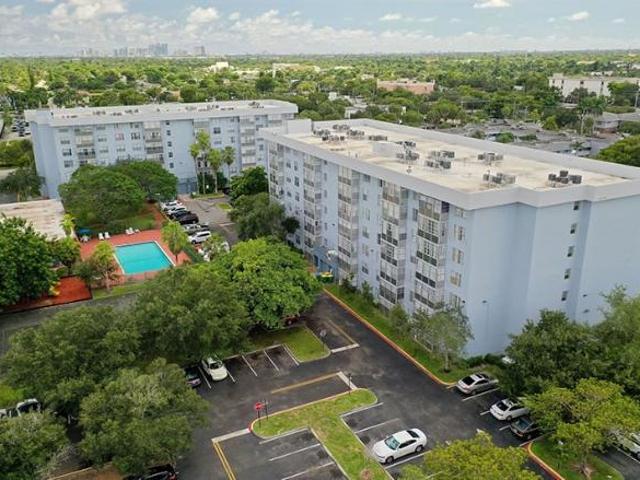 2 Br, 2 bath, Apartment 601 NW 42 Ave