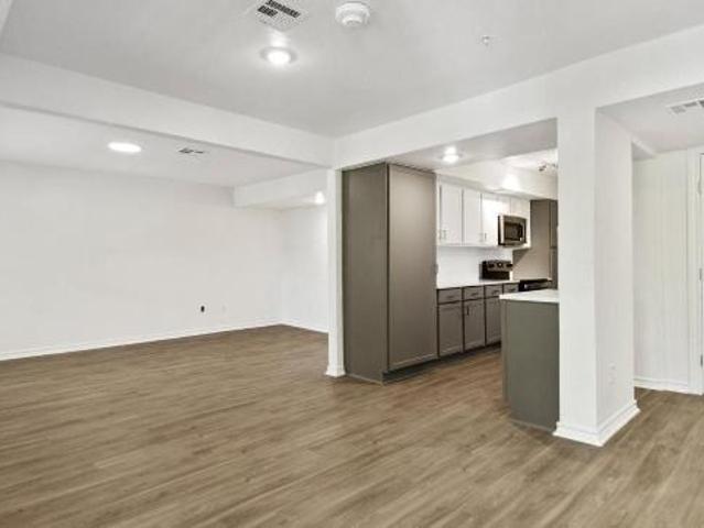 2 Br, 2 bath, Apartment 601 Robert S Kerr Ave