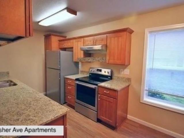 2 Br, 2 bath, Apartment 6020 SW Fisher Ave