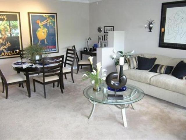 2 Br, 2 bath, Apartment 6150 Wiles Road