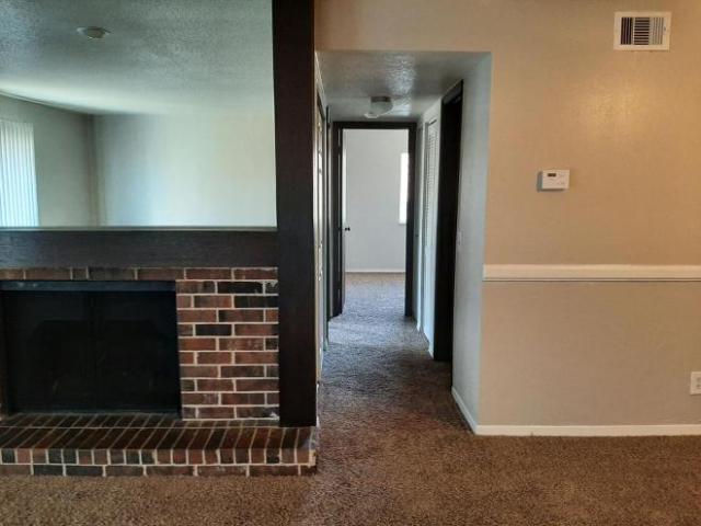 2 Br, 2 bath, Apartment 6100 N Meridian Ave