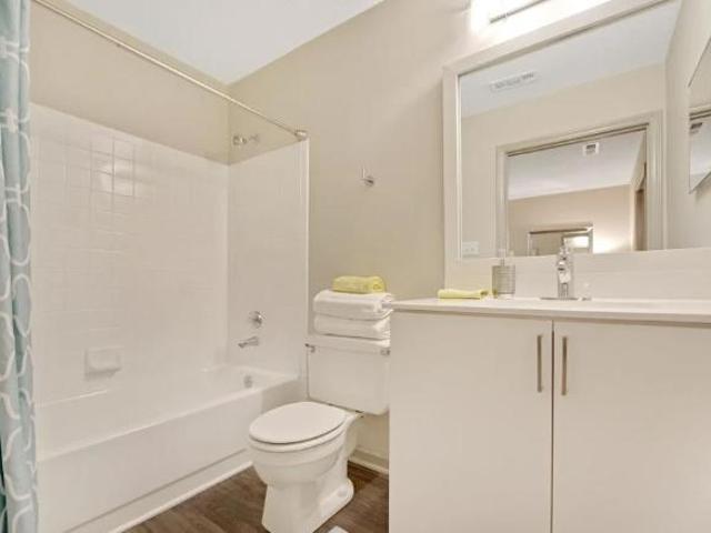 2 Br, 2 bath, Apartment 6123 Farrington Rd