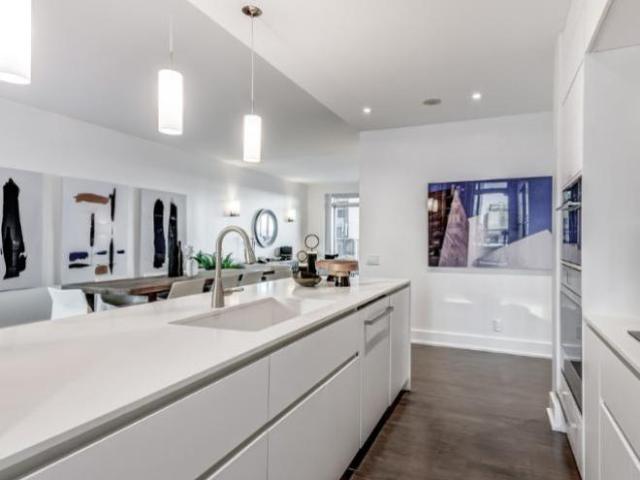 2 Br, 2 bath, Apartment 61 Yorkville Avenue