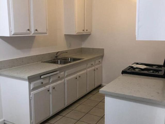 2 Br, 1 bath, Apartment 6257 Friends Ave
