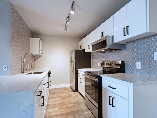 2 Br, 2 bath, Apartment 625 West 1st Street