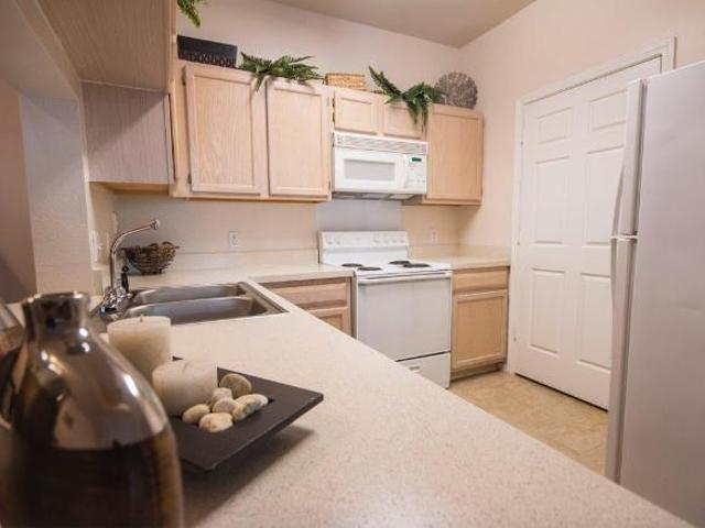 2 Br, 2 bath, Apartment 6200 Birkdale Valley Dr