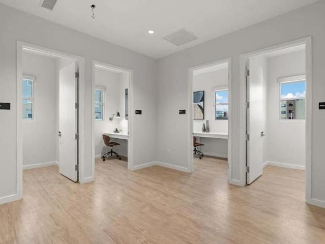 2 Br, 2 bath, Apartment 6201 Oakland Ave NE