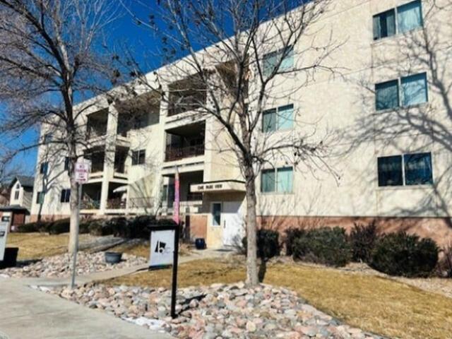 2 Br, 2 bath, Apartment 621 West Prentice Avenue