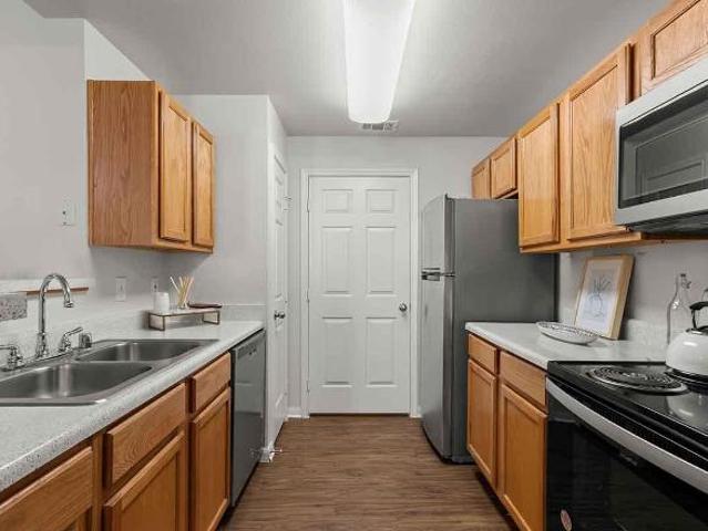 2 Br, 2 bath, Apartment 6301 Stonewood Dr