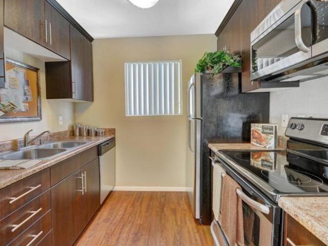 2 Br, 2 bath, Apartment 6575 Jaffe Ct