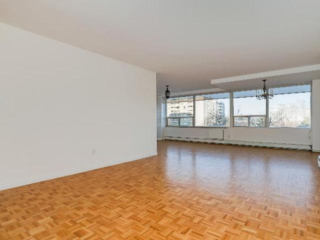 2 Br, 2 bath, Apartment 650 Briar Hill Avenue