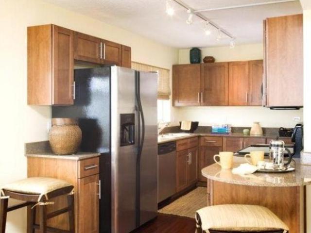 2 Br, 2 bath, Apartment 661 E Woolbright Rd