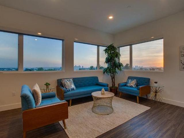 2 Br, 2 bath, Apartment 6630 Sunset Blvd