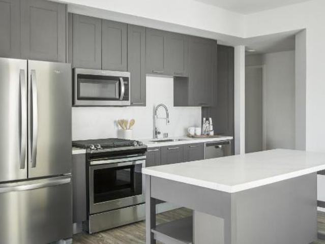 2 Br, 2 bath, Apartment 6775 Selma Ave