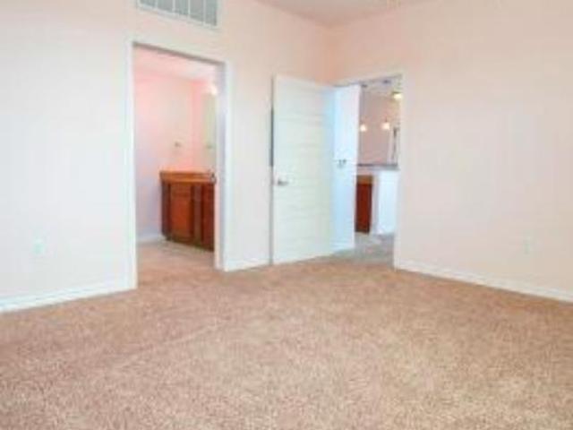 2 Br, 2 bath, Apartment 6700 West Memorial Road
