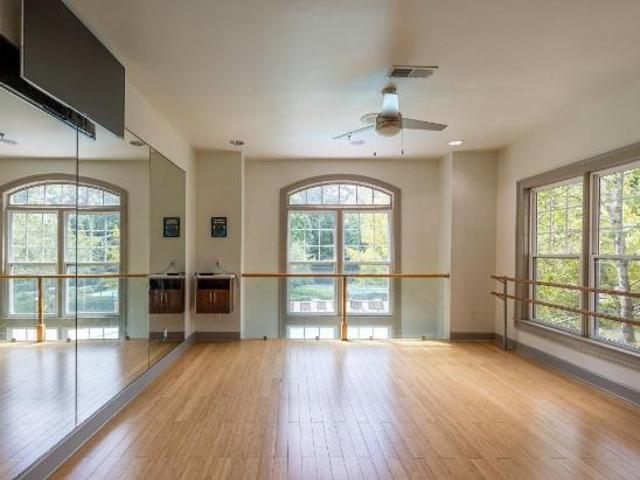2 Br, 2 bath, Apartment 6850 Peachtree Dunwoody Rd