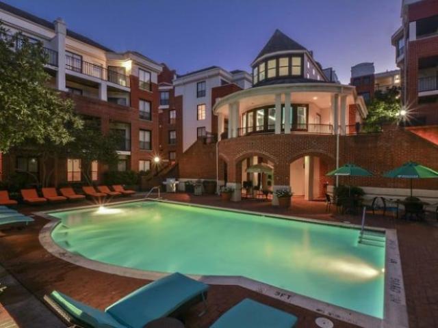 2 Br, 2 bath, Apartment 690 N Calvert Street