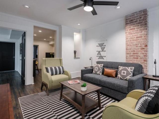 2 Br, 2 bath, Apartment 691 Juniper St NE